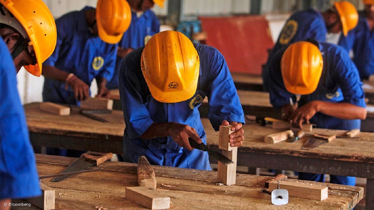 The Benefits of Apprenticeships for Aspiring Skilled Workers ...
